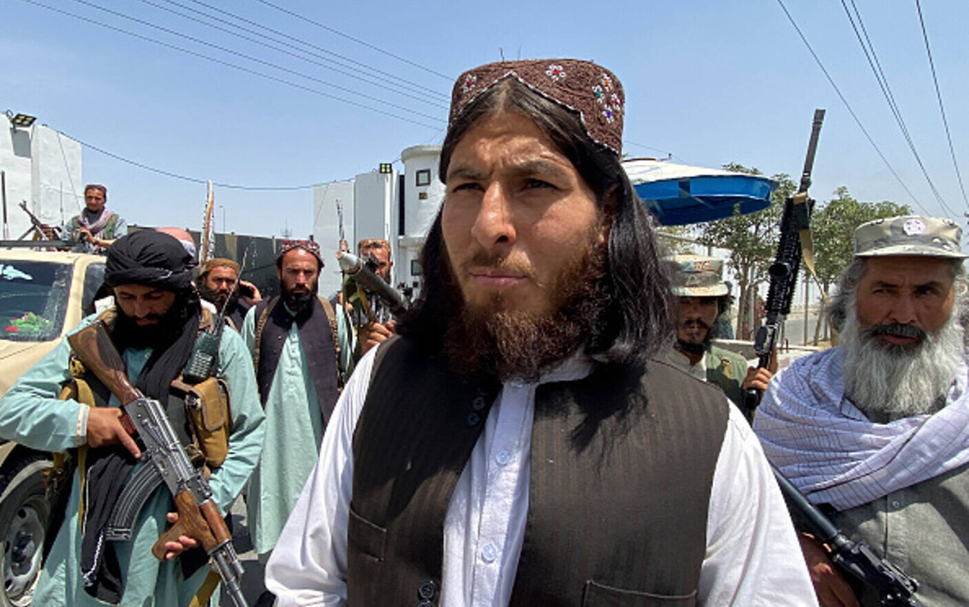 Talibanii isi impun interpretarea legii Sharia in Afganistan ...